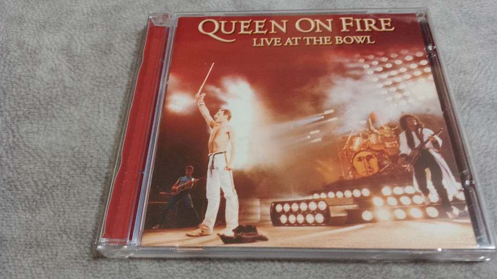 Queen on Fire - Live at the Bowl. фирменный двойной cd | Vinyl.com.ua